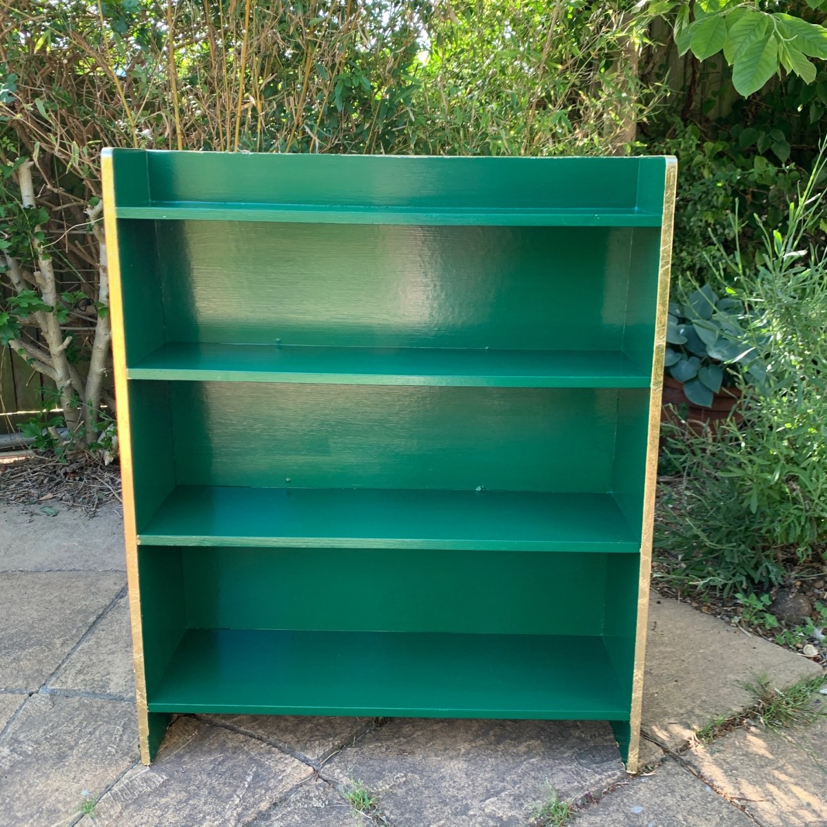 A Touch of Gold – bookcase upcycle – Hannah Cowie Designs